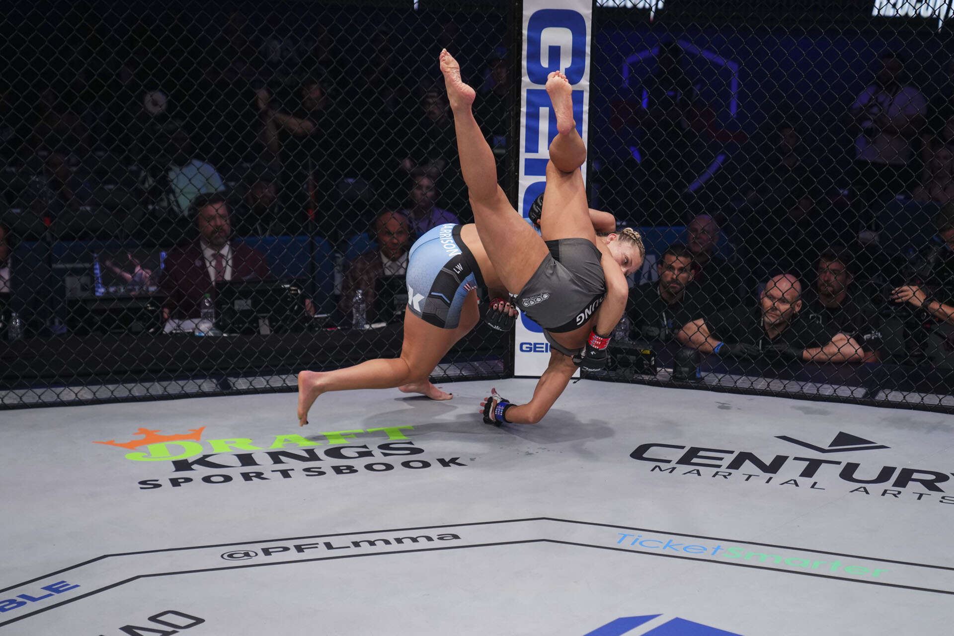 Fotogalerie ke článku: Pekelný a vysněný MMA souboj zároveň. Jindrová ...
